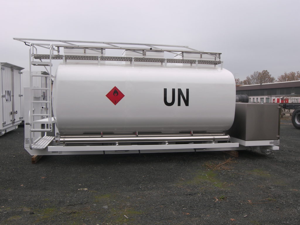 Tanks for trucks - PHOTO